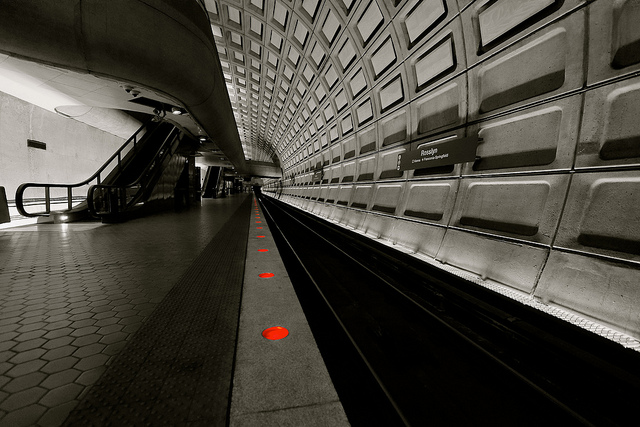 Metro Train Gets Stuck In Rosslyn Tunnel, Then Evacuated An Hour Later ...