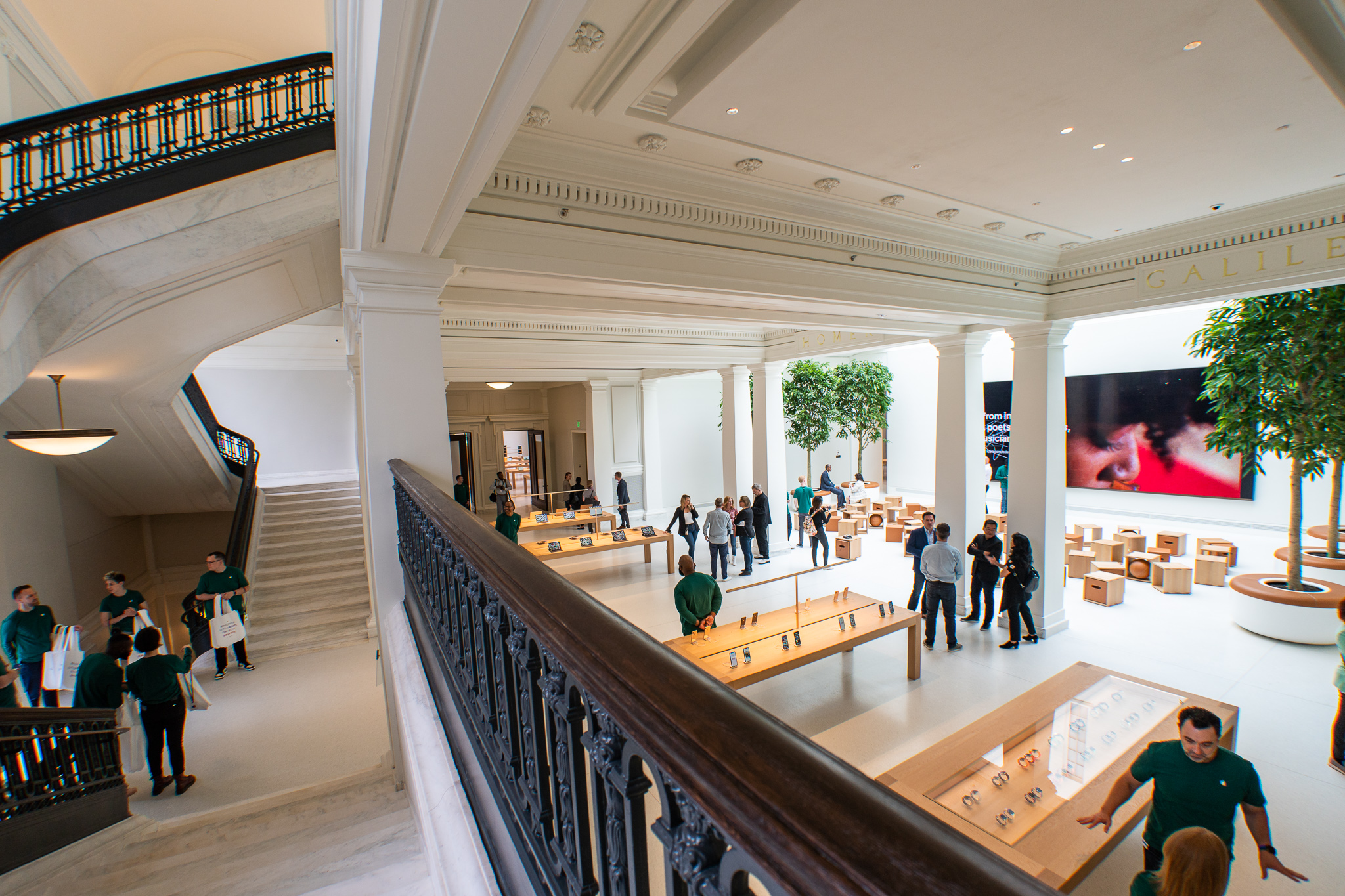 Siri, Show Me Photos Of The New Apple Store Inside The Historic ...