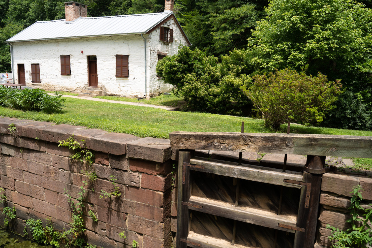 You Can Sleep Inside A Centuries-Old C&O Canal Lockhouse, If That’s ...