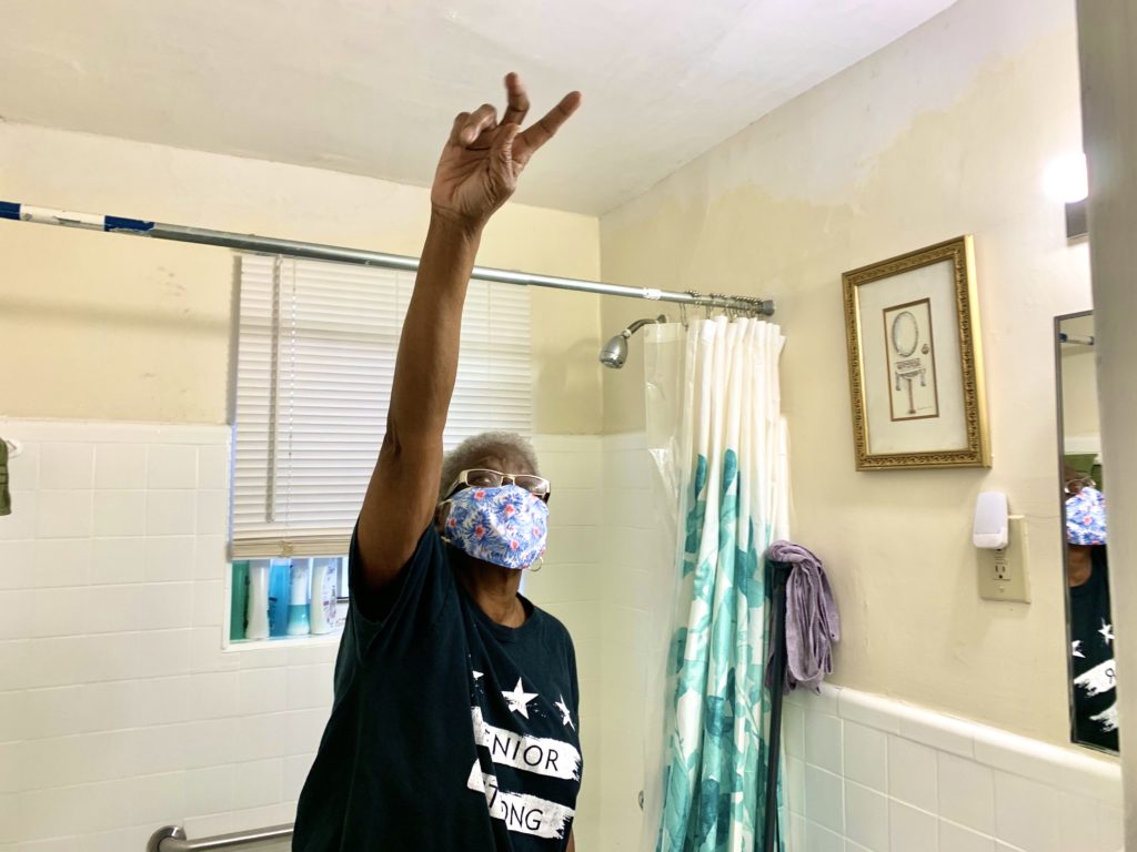 Southeast D.C. Tenants Say Their Apartment Complex Is Crumbling