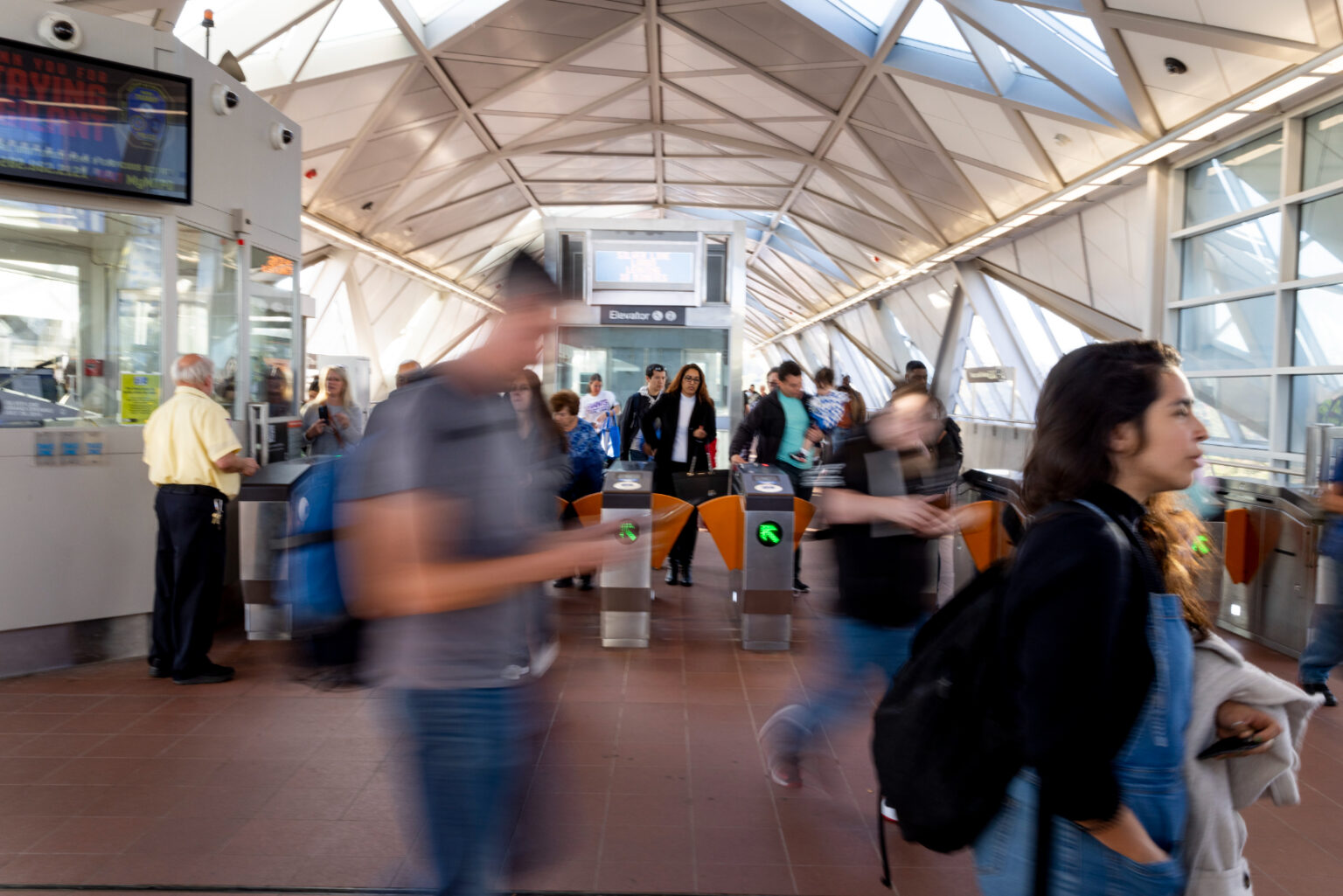 As Popular Metro Watchdog App Shuts Down, Transit Agency Promises More ...