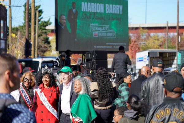Photos: DC Unveils Newly Named Marion Barry Avenue SE | DCist